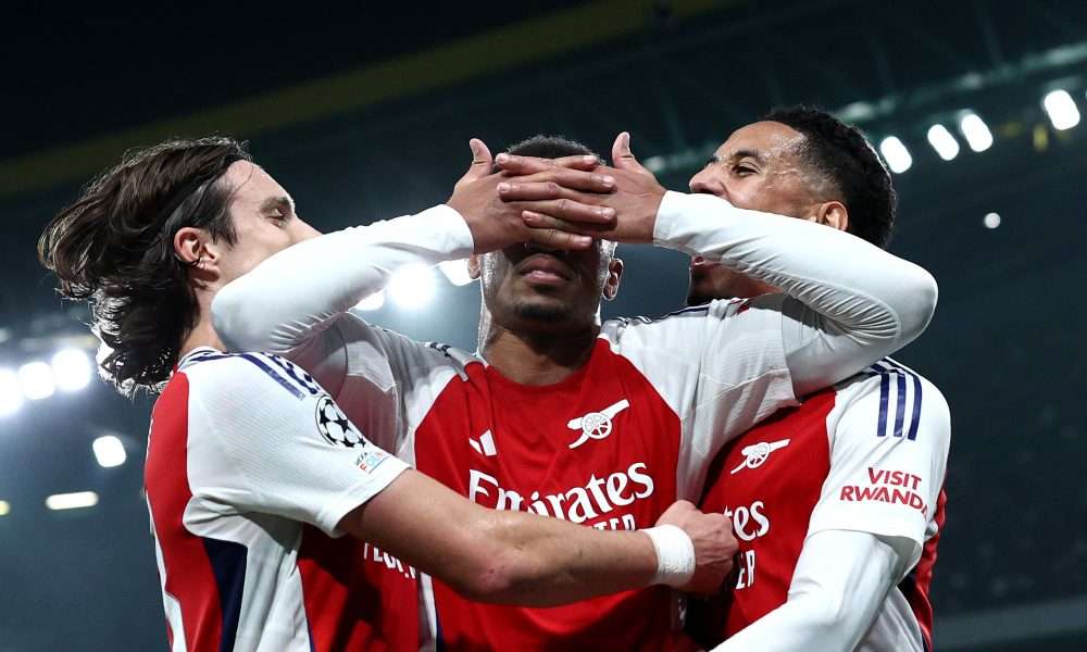 Ce joueur d'Arsenal chambre Gyökeres en reprenant sa célébration